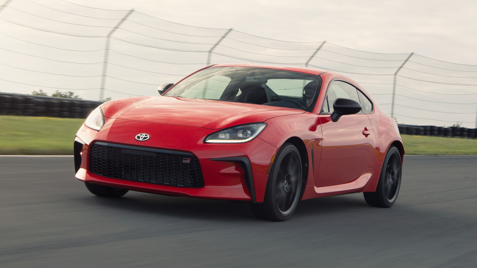 The 10 Coolest Features Of The 2022 Toyota GR86 | 15 Minute News