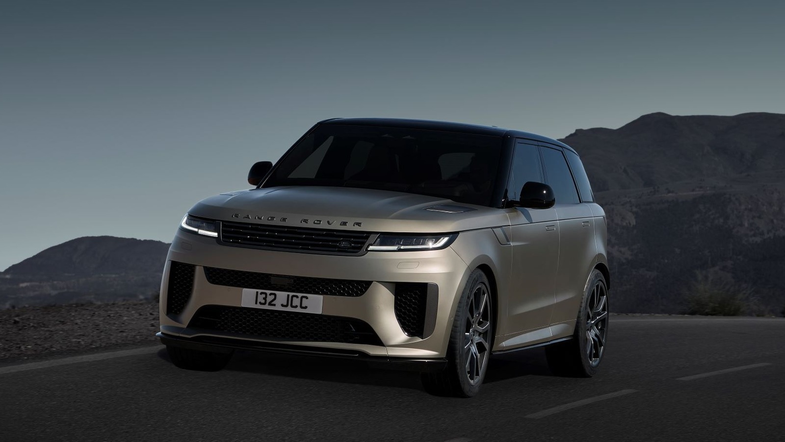 The 626hp Range Rover Sport SV Gives Luxury SUV A Wild Speed Upgrade