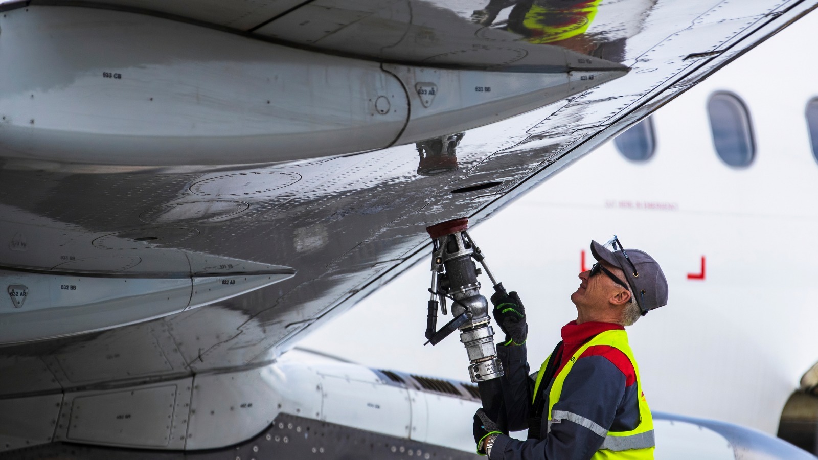 The Air Force Is Trying To Make Jet Fuel Out Of Air And Water: Here's How