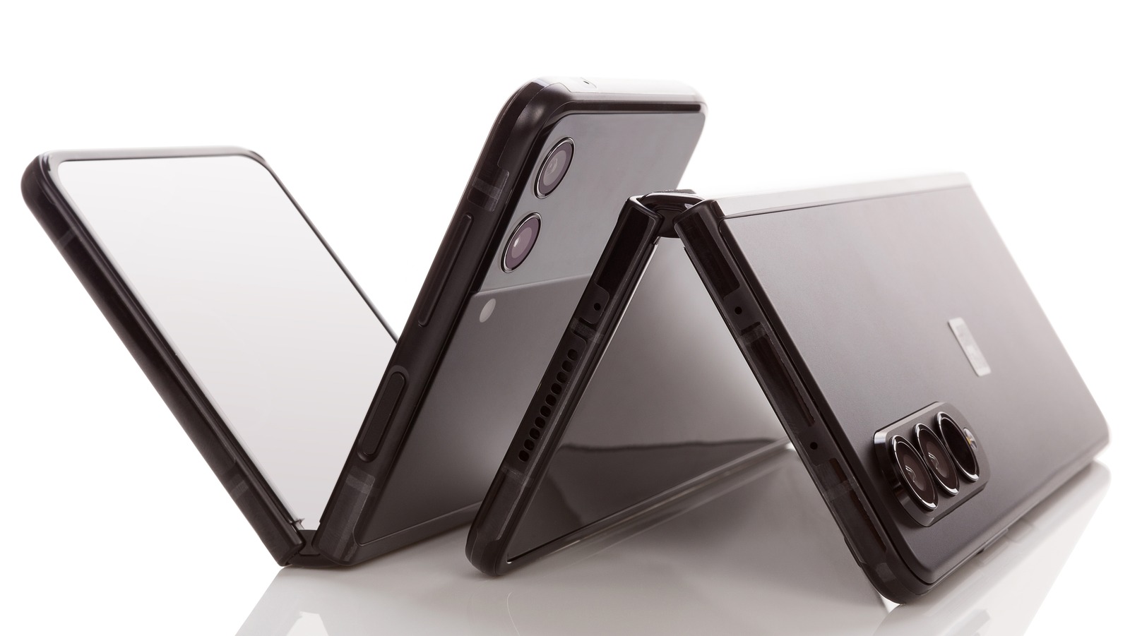 The Real Reason Samsung Isn't Using A Waterdrop Hinge For Its Foldables