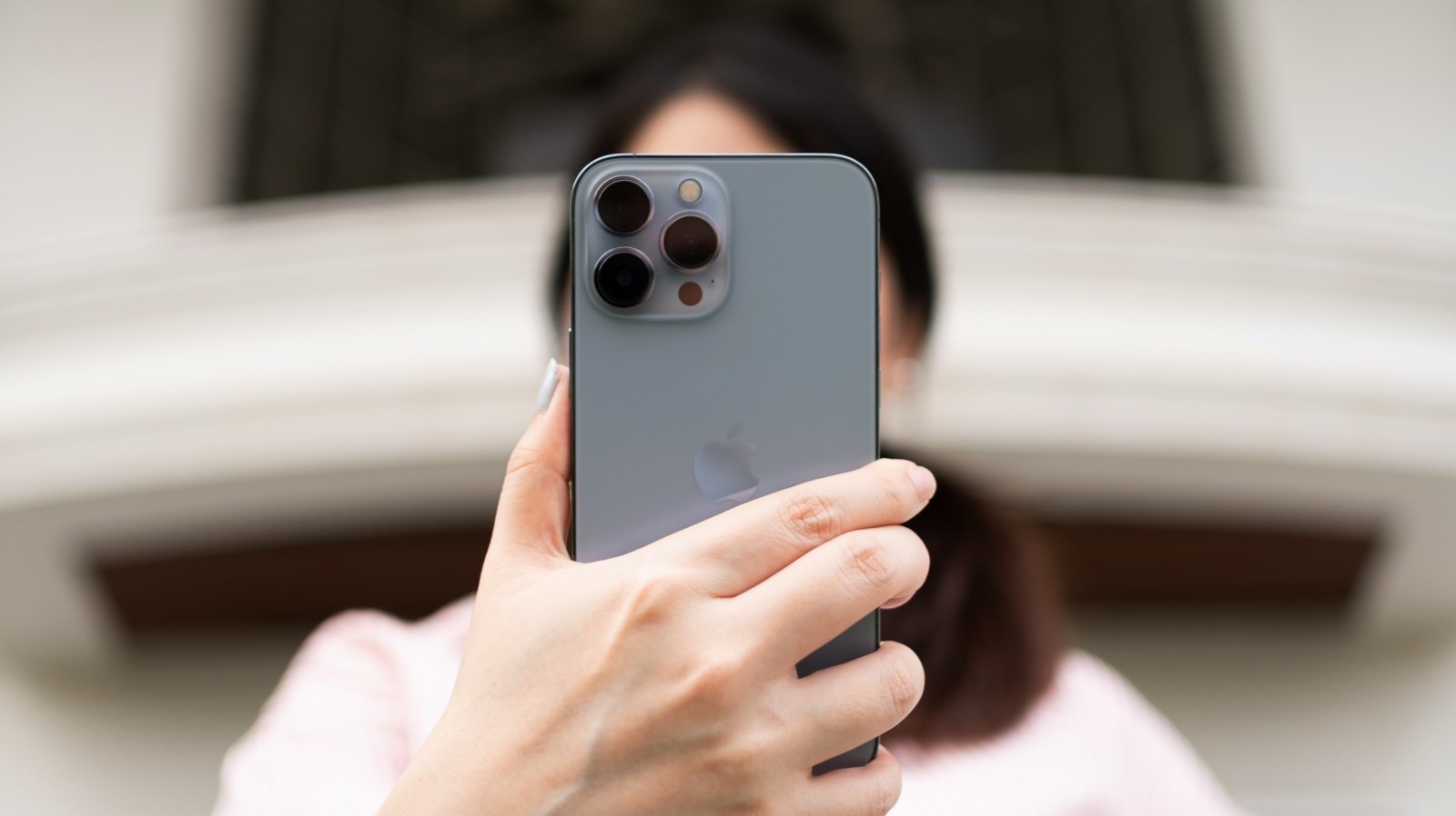 The Screen Setting You Need To Change On Your New iPhone To Save Battery