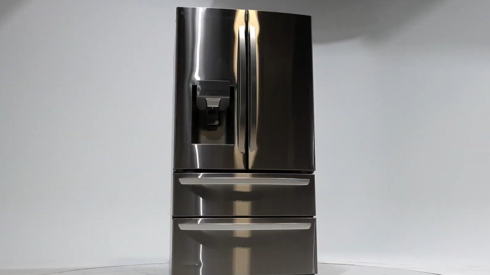 This LG Refrigerator Dropped To Nearly 50% During Lowe's Memorial Day Sale