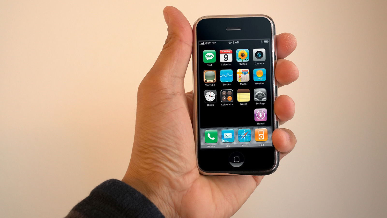 Unopened 2007 iPhone Nabs A Hefty Sum At Auction