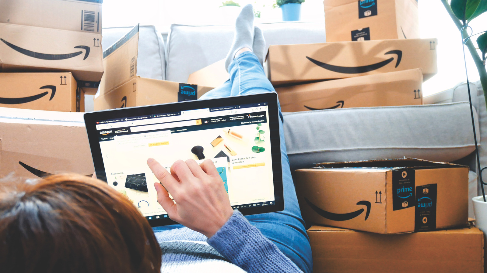 Watch Out For These Fake Amazon Scams This Holiday Season