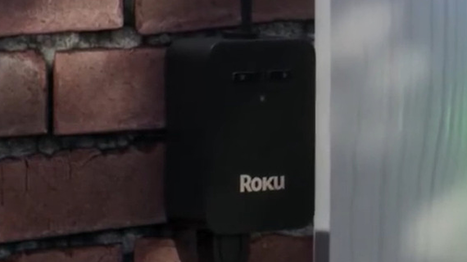 What Are Roku Smart Plugs And How Do They Work?