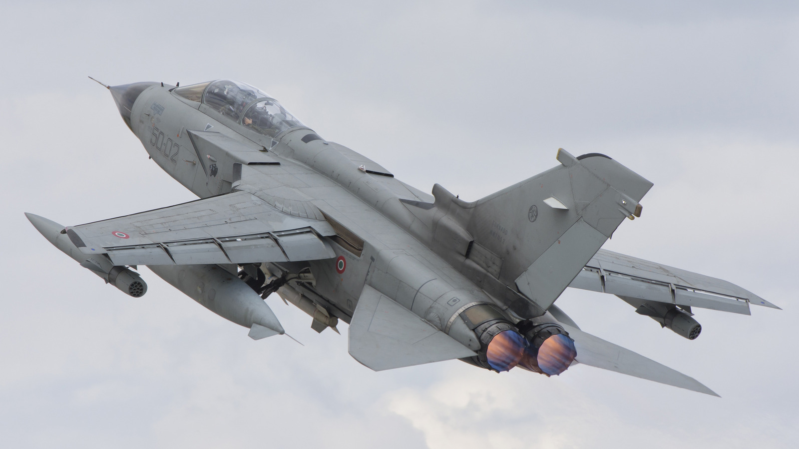 What Are 'Swing Wing' Fighter Jets And Are They Still Made Today?