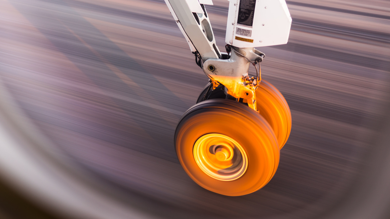 What Causes An Airplane Tire To Explode?