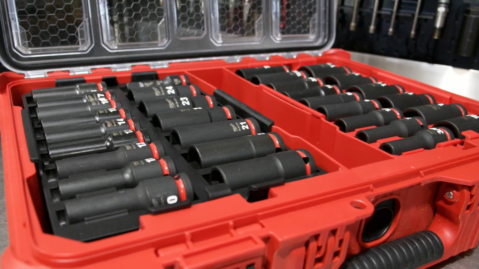 What Comes In Milwaukee's Shockwave Packout Impact Socket Set & How ...