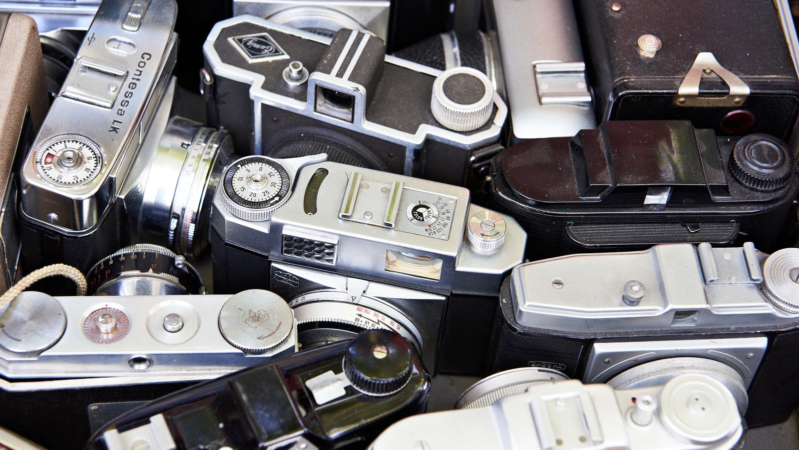 What Exactly Is A Rangefinder Camera & How Does One Work?