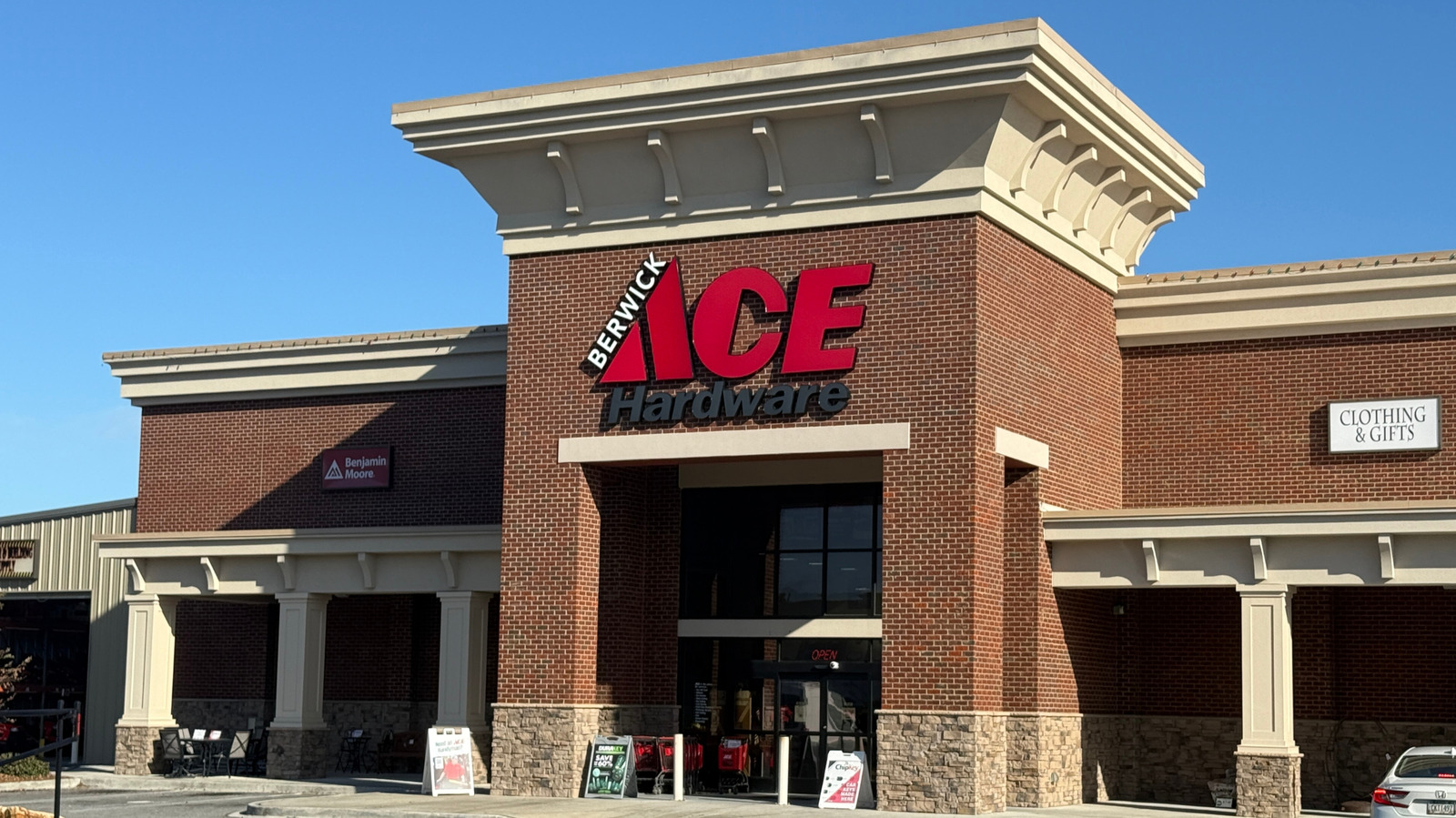 What Happens To Returned Tools At Ace Hardware? Here's Where They ...