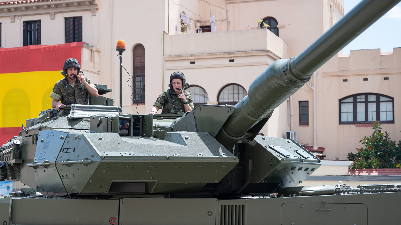 What Is A Military Tank Turret And How Does It Work?