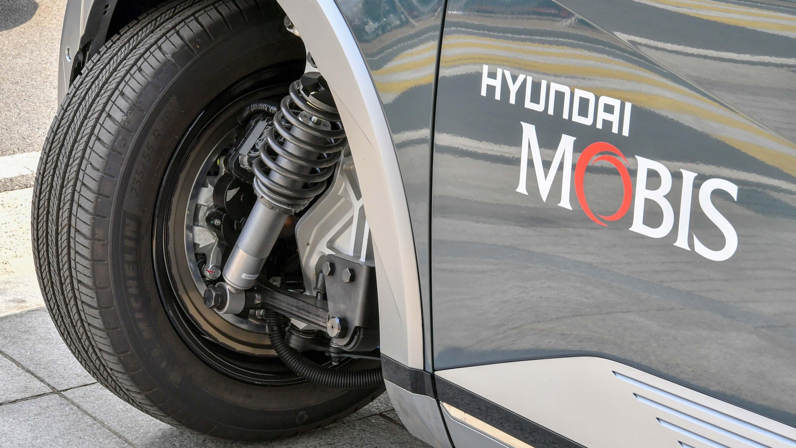 What Is Four-Wheel-Steer And Why Does Your Car Need It?