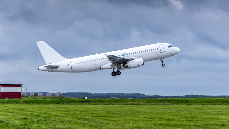 What Is The 50/70 Rule When Flying A Plane?
