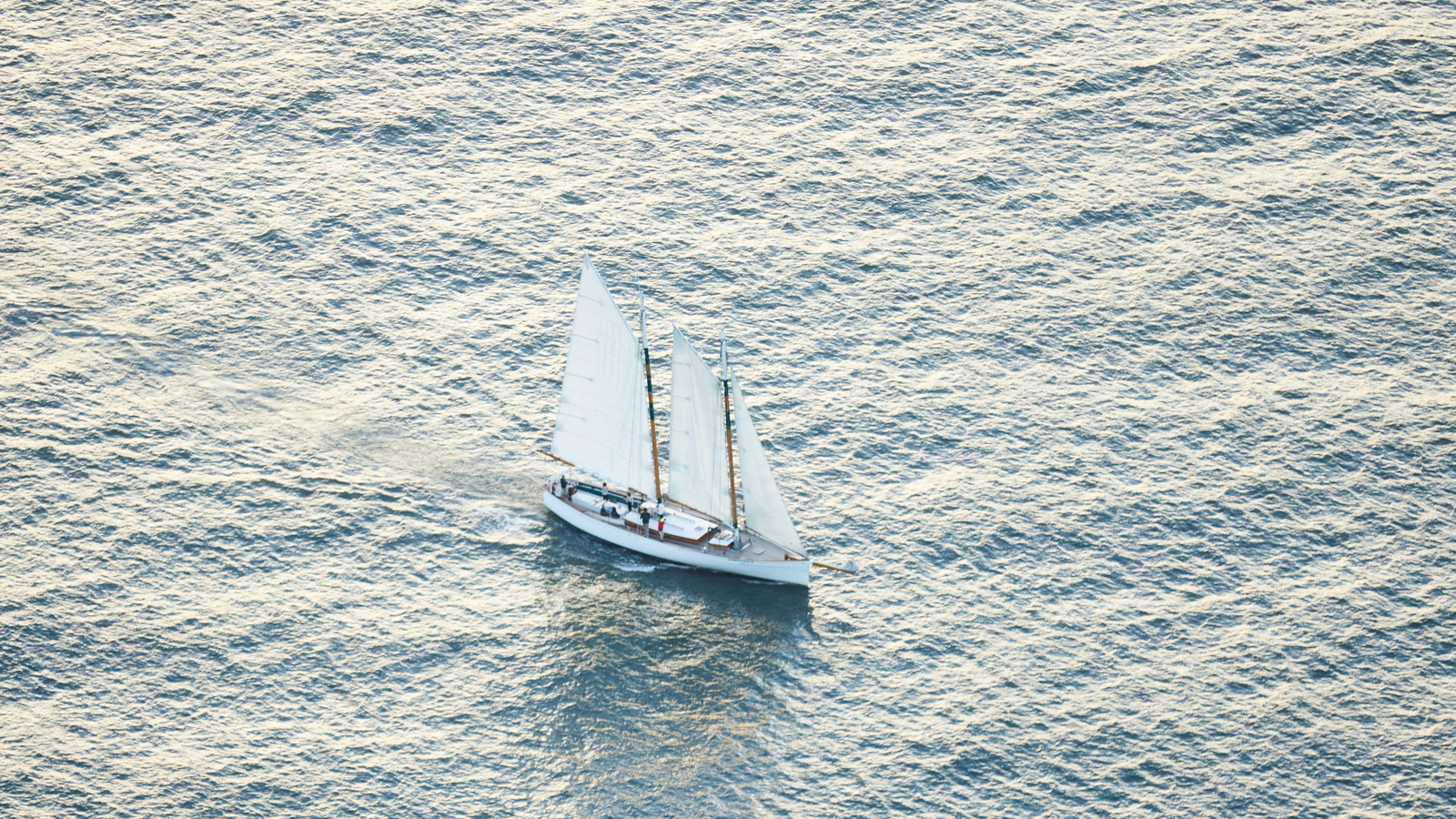 What To Do If You're On A Sailboat With No Wind?