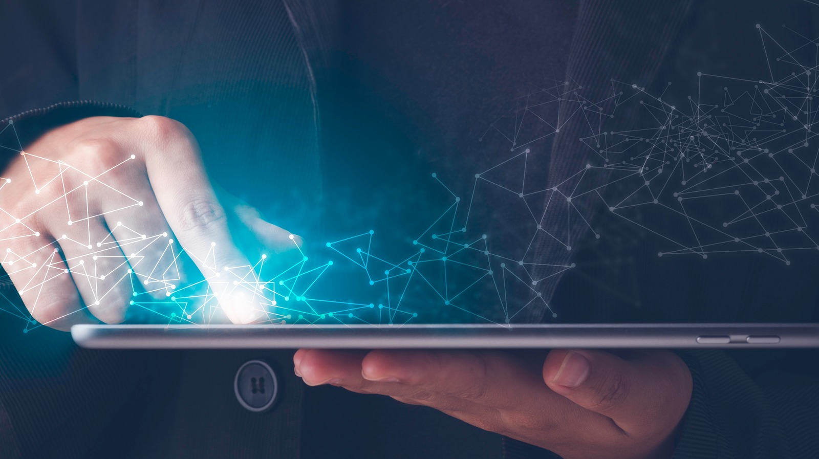 What's The Difference Between A Wi-Fi Range Extender And A Mesh Network?