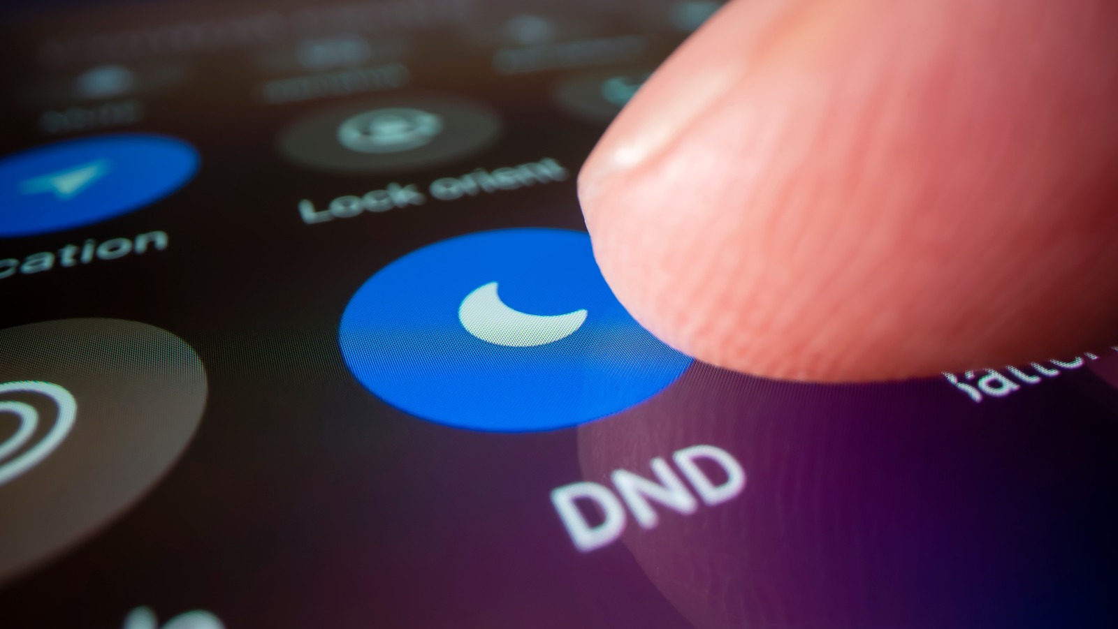 Android's Sleep Mode Vs. Do Not Disturb: What's The Difference?