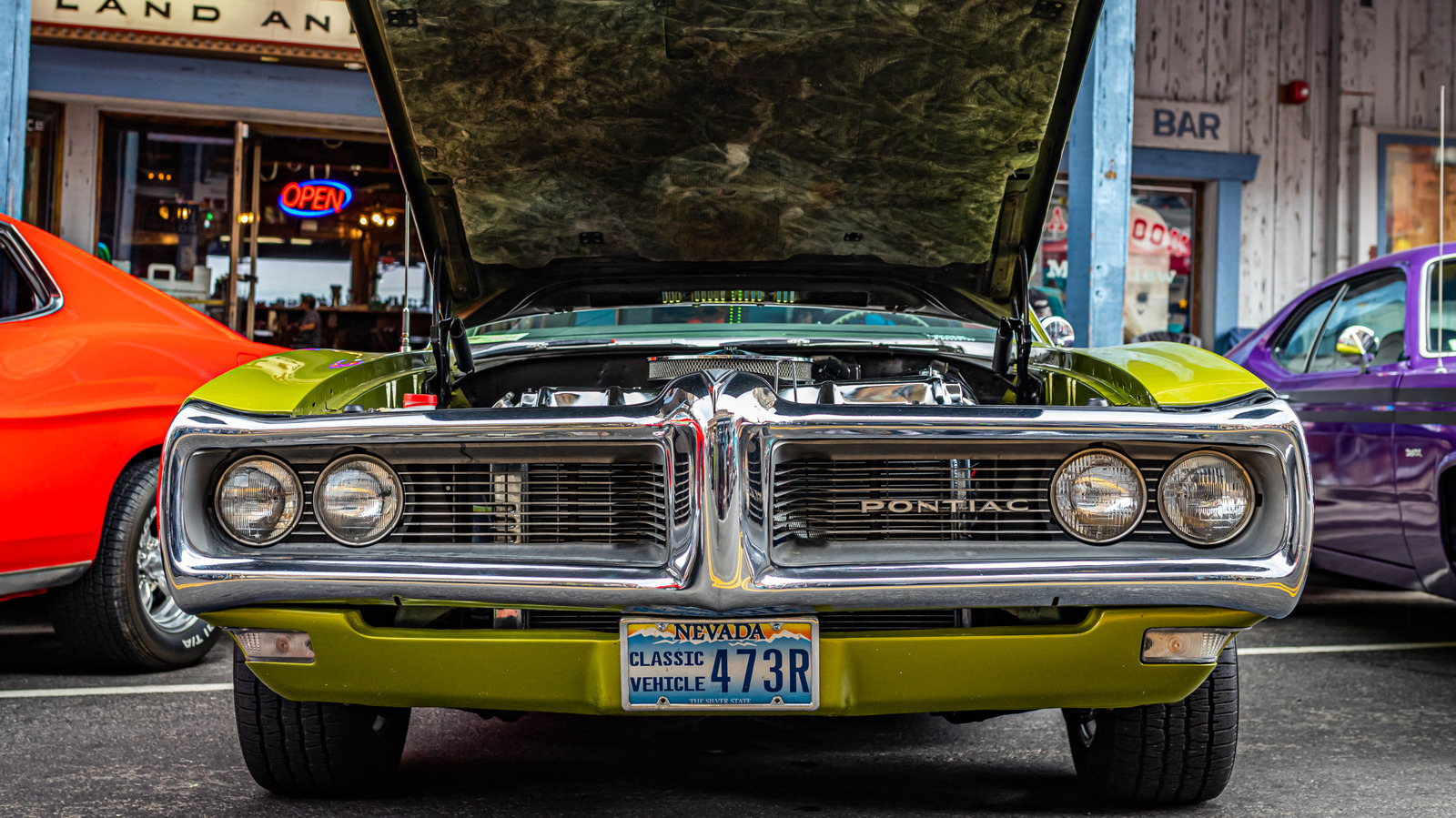 Which Vehicles Were Powered By Pontiac's 428 V8 Engine?