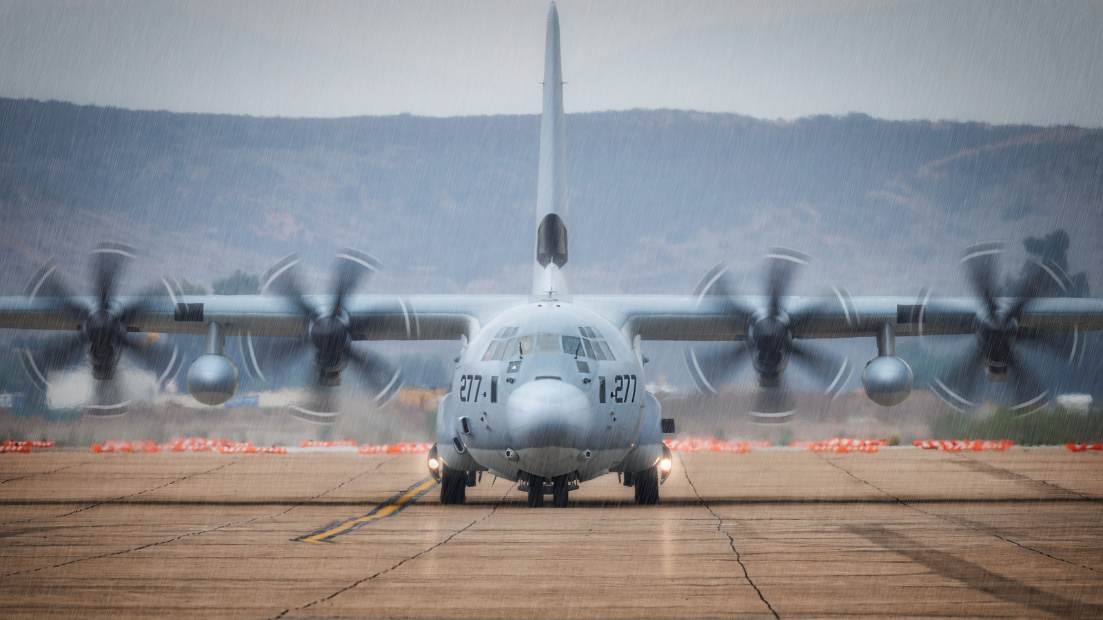 Who Makes The C-130 Military Transport Plane And How Many Have Been ...