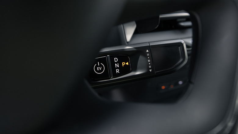 Why Did Most Car Manufacturers Stop Using Column-Mounted Gear Shifters?