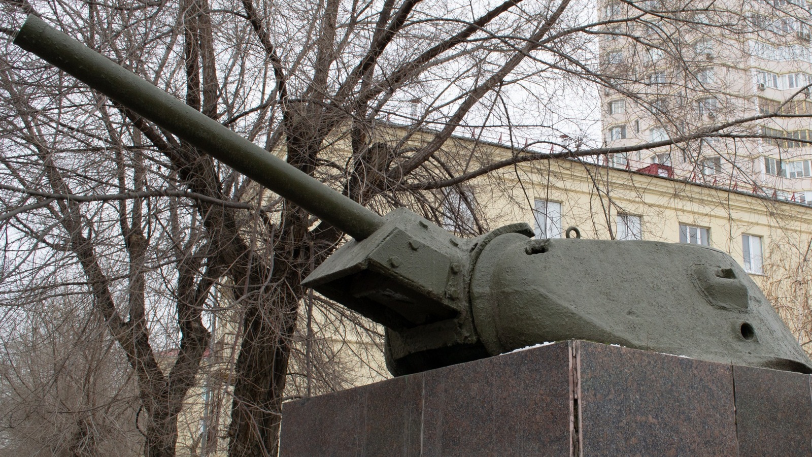 Why Did Some Countries Bury Tanks In The Ground During World War II?
