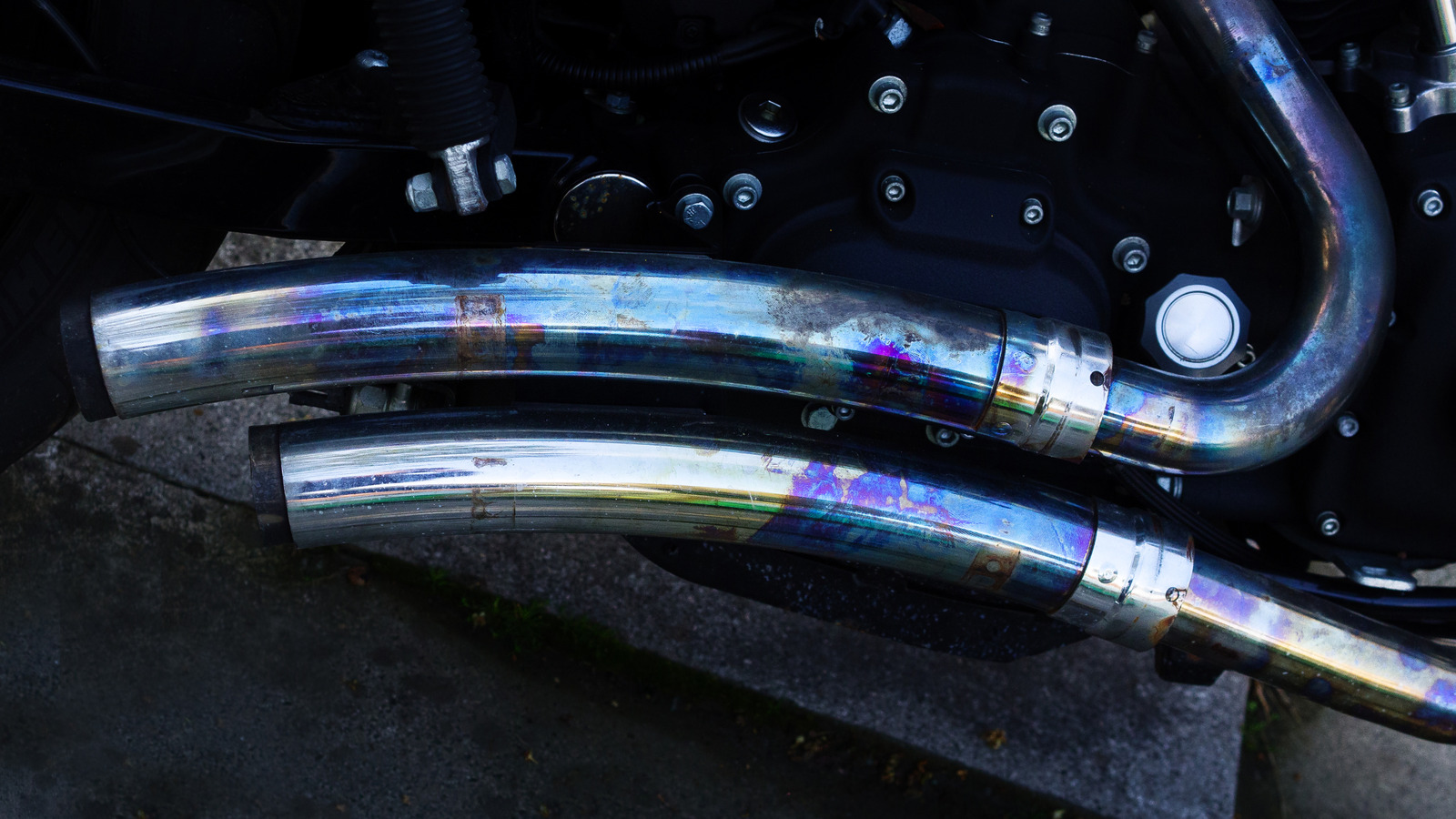 Why Do Some Motorcycle Exhaust Pipes Turn Blue?
