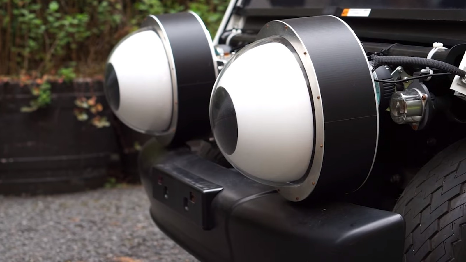 Why New Self-Driving Cars Could Have Giant Robotic Eyes On The Front