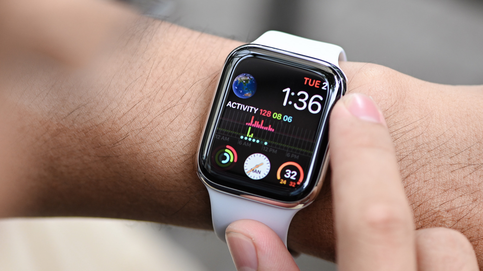 Why The Big Apple Watch Feature We've Been Waiting For Is Apparently ...