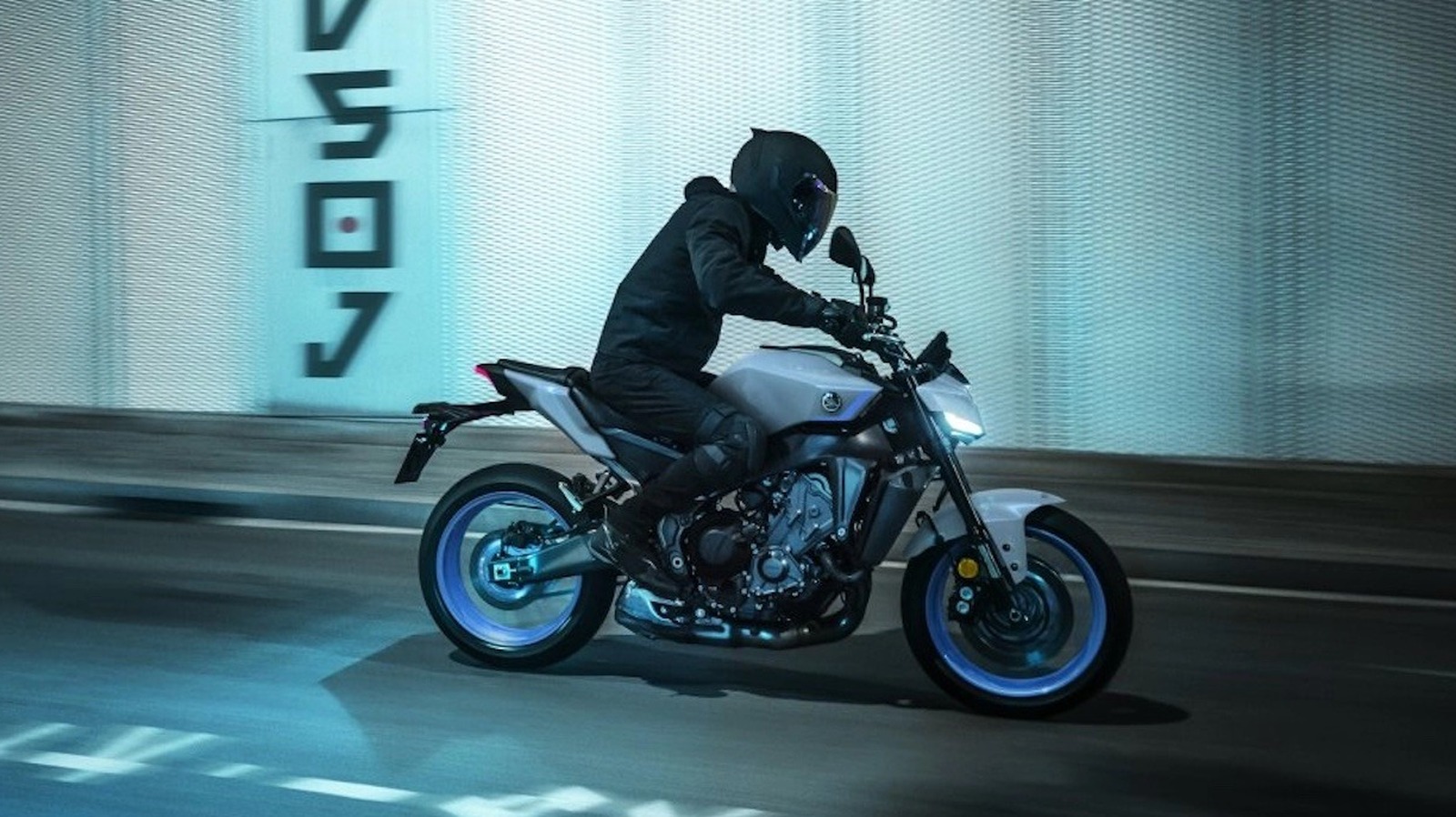 Yamaha MT-09 Vs. R6: Which Motorcycle Is Faster?