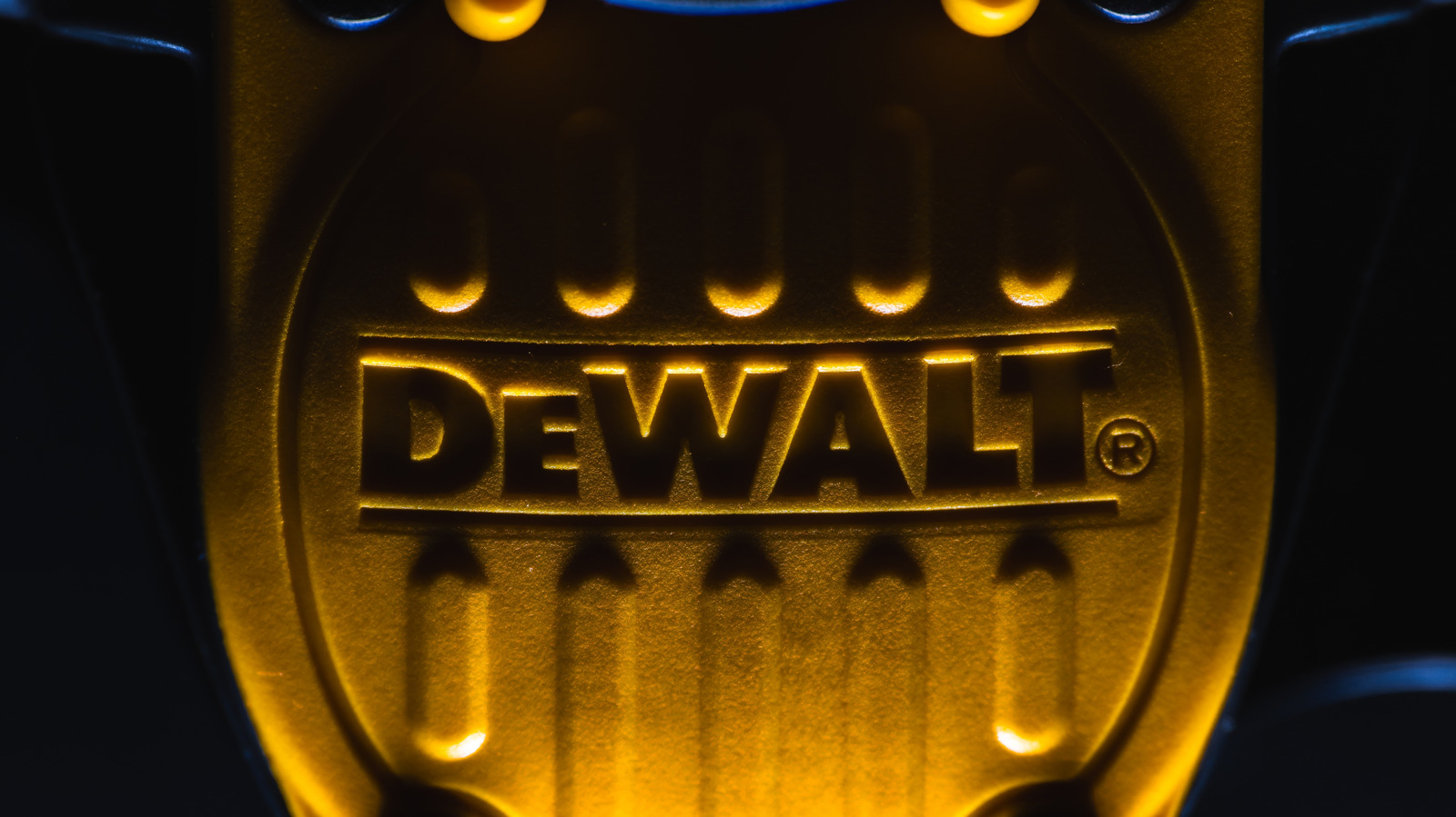You Could Get A Free DeWalt Power Tool Right Now If You Shop At Lowe's