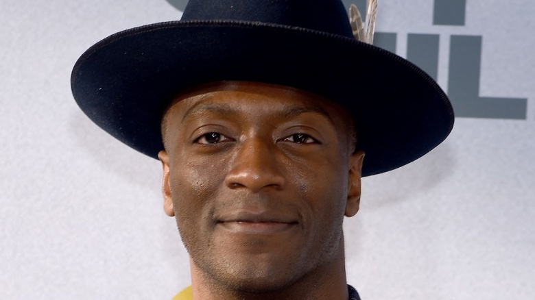 Acer Iconia M500 Tablet Runs MeeGo On Atom - SlashGear