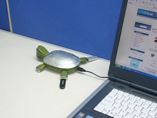 Turtle USB 2.0 Hub sports hidden compartment - SlashGear