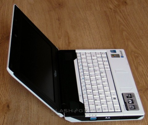 Fujitsu Amilo Mini Ui 3520 Review - SlashGear