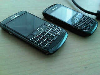 BlackBerry Onyx with optical trackpad spotted in wild - SlashGear