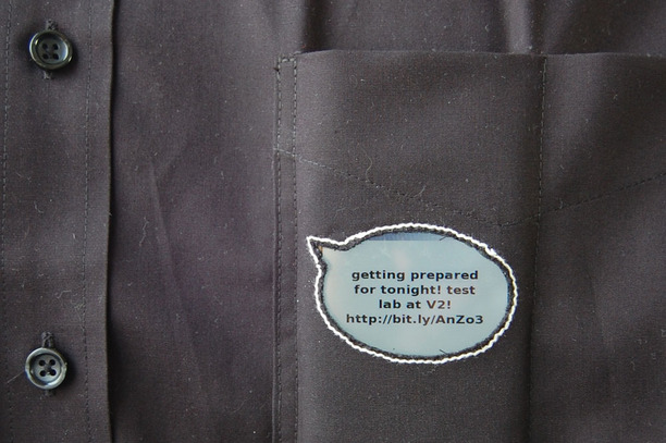 Pocket Tweet app turns your shirt into a Twitter bubble - SlashGear