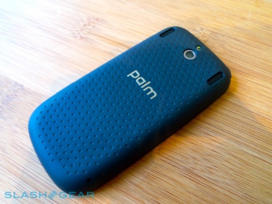 Palm Pixi powered by WebOS [Hands-on] - SlashGear