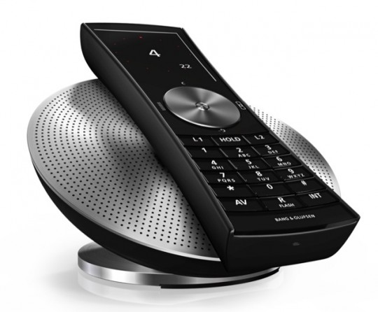 Bang & Olufsen BeoCom 5 dual-landline & VoIP handset - SlashGear