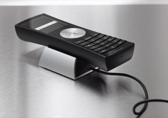 Bang & Olufsen BeoCom 5 dual-landline & VoIP handset - SlashGear