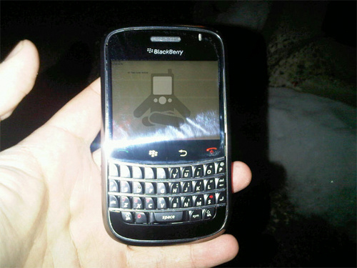 BlackBerry Magnum touchscreen/QWERTY prototype gets video demo - SlashGear