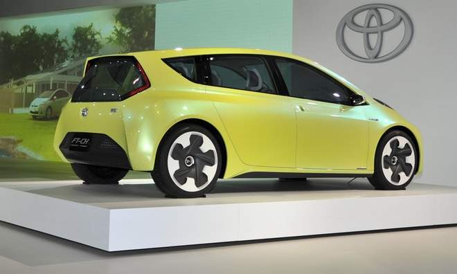 Toyota shows off new, sleeker mini-Prius , FT-CH concept hybrid - SlashGear
