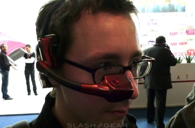 Kopin Golden-i wearable PC hands-on [Video] - SlashGear