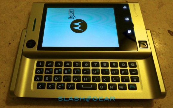 Motorola Devour Review - SlashGear