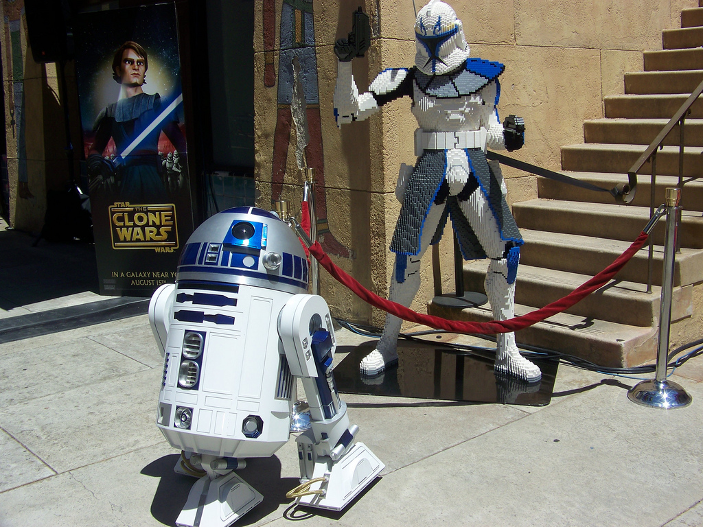 DIY R2D2 gets super-detailed build log [Video] - SlashGear