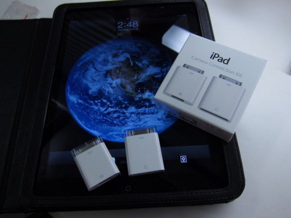 iPad Camera Kit finally in buyers' hands - SlashGear