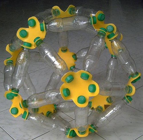 Bored geek + lots of empty Sprite bottles = icosahedrons - SlashGear