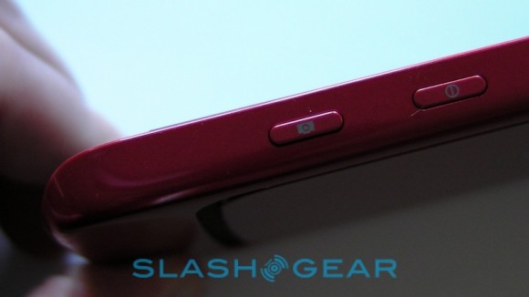 O2 Dell Streak unboxing - SlashGear