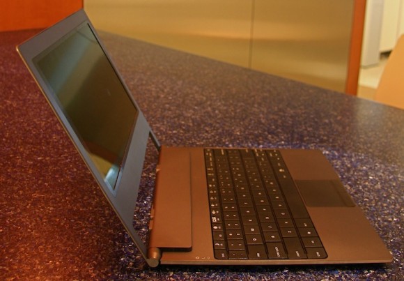 Intel Atom Oak Trail, Canoe Lake and super-skinny netbook design ...