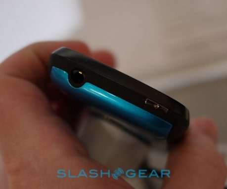 Huawei Ideos U8150, S7 tablet & Hx concept hands-on [Video] - SlashGear