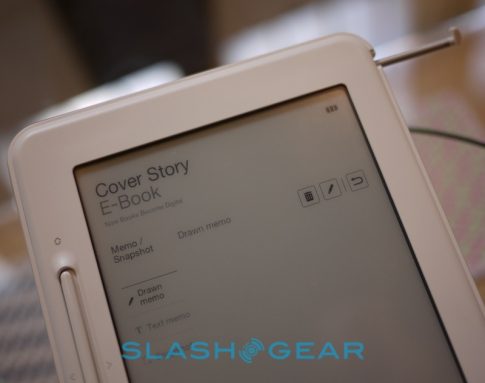 iriver Cover Story hands-on - SlashGear