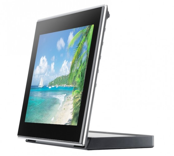 Panasonic MW-20 digital photo frame doubles as iPhone speaker-dock ...