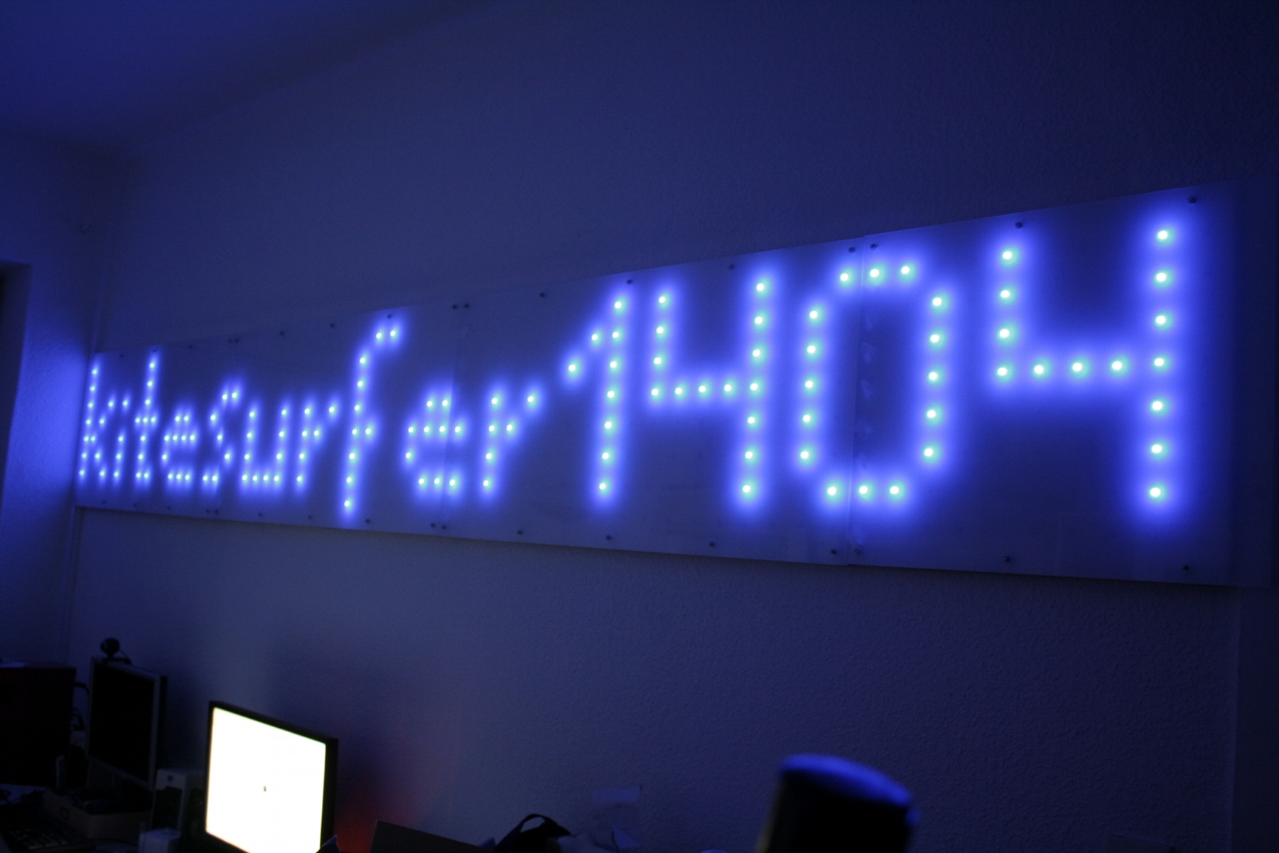 12-foot DIY LED matrix display is an office must-have [Video] - SlashGear